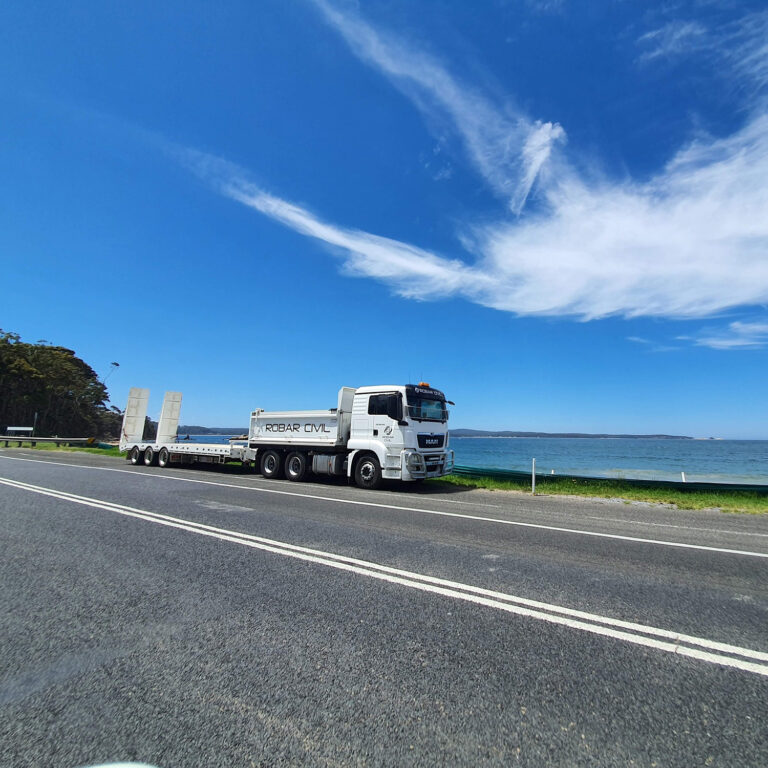 40-Ft Drop Deck Trailer for Wet & Dry Hire Options | ROBAR Rentals