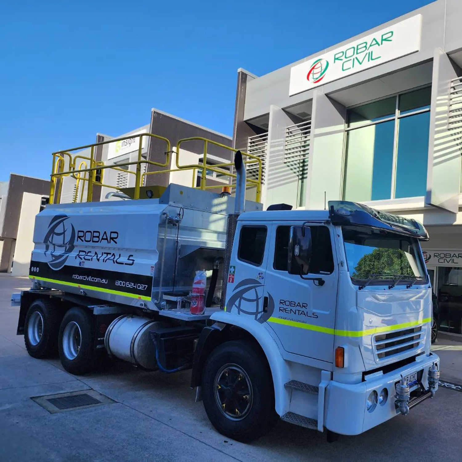 Water Trucks 13000-15000L for Wet & Dry Hire | ROBAR Rentals